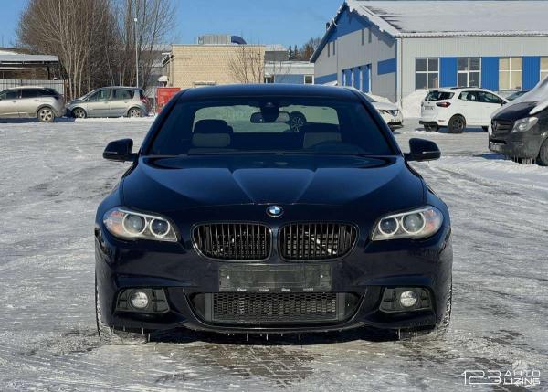 Blue BMW 520 2015 in Taurage, with an engine capacity of 2.00 L and mileage of 211 thousand km for 13200 €, photo 4 on AUTOMOTO.COM.LV