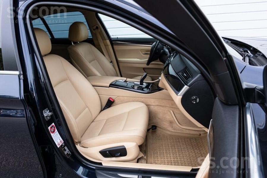 Blue BMW 520 2015 in Riga, with an engine capacity of 2.00 L and mileage of 153 thousand km for 14450 €, photo 7 on AUTOMOTO.COM.LV