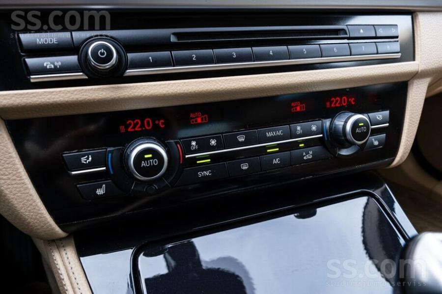 Blue BMW 520 2015 in Riga, with an engine capacity of 2.00 L and mileage of 153 thousand km for 14450 €, photo 13 on AUTOMOTO.COM.LV