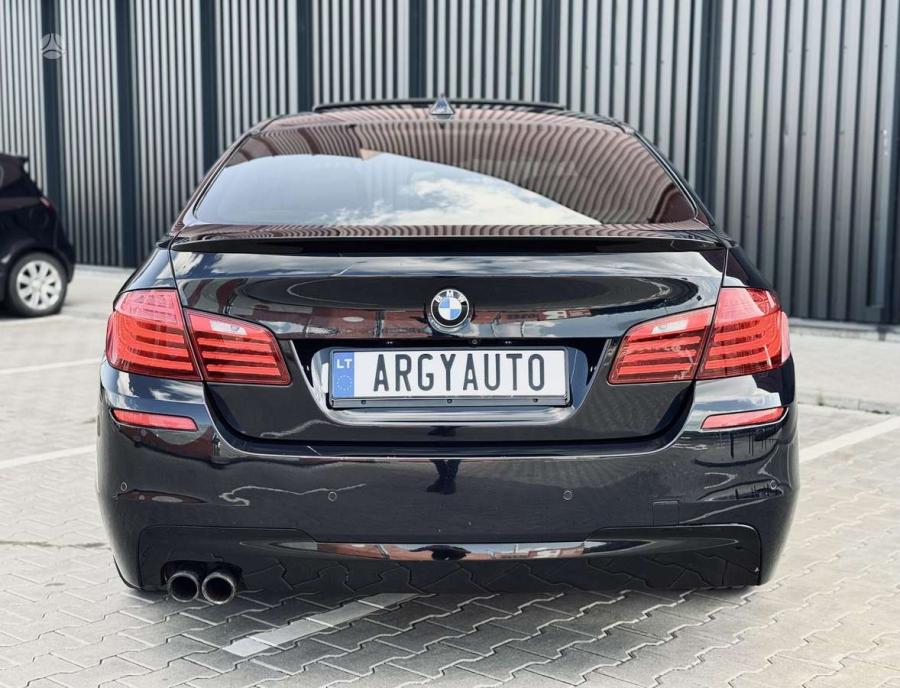 Blue BMW 520 2015 in Kaunas, with an engine capacity of 2.00 L and mileage of 240 thousand km for 14900 €, photo 9 on AUTOMOTO.COM.LV