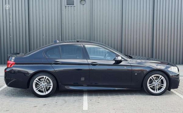 Blue BMW 520 2015 in Kaunas, with an engine capacity of 2.00 L and mileage of 240 thousand km for 14900 €, photo 11 on AUTOMOTO.COM.LV