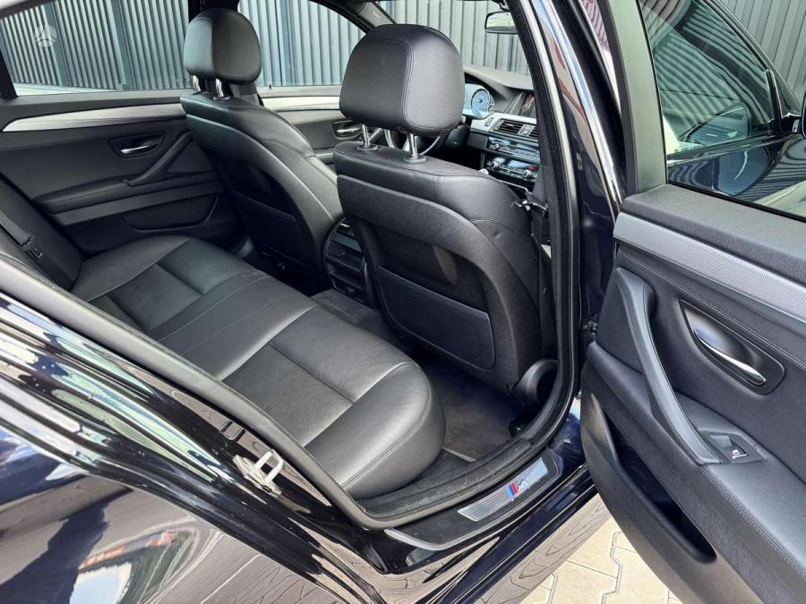 Blue BMW 520 2015 in Kaunas, with an engine capacity of 2.00 L and mileage of 240 thousand km for 14900 €, photo 17 on AUTOMOTO.COM.LV