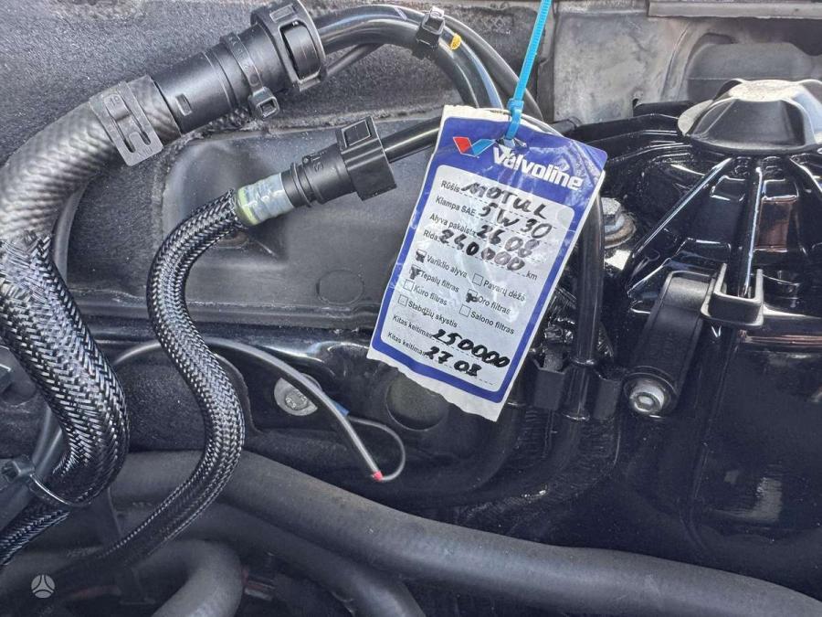 Blue BMW 520 2015 in Kaunas, with an engine capacity of 2.00 L and mileage of 240 thousand km for 14900 €, photo 33 on AUTOMOTO.COM.LV