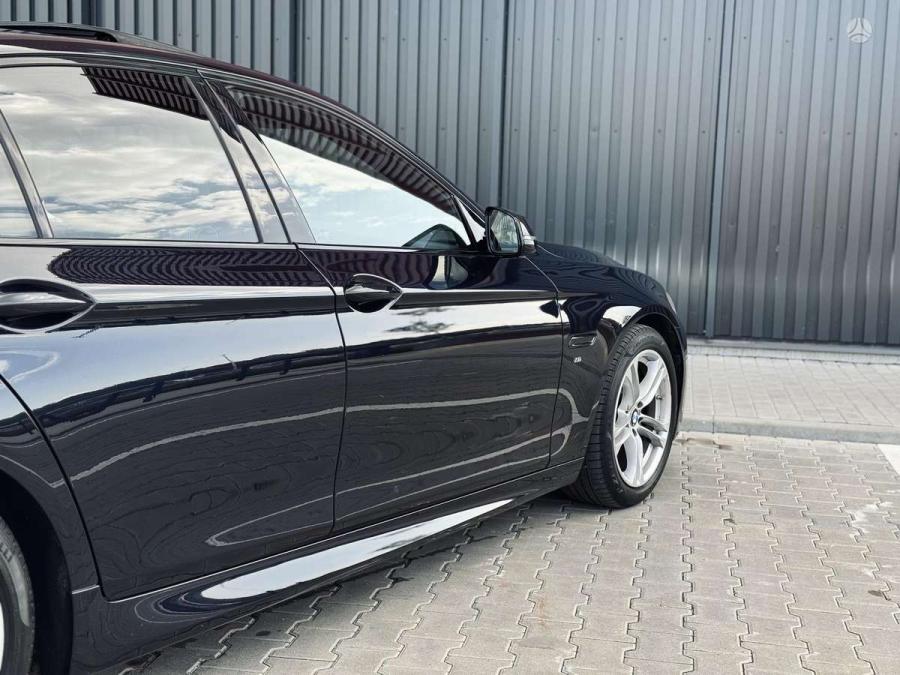 Blue BMW 520 2015 in Kaunas, with an engine capacity of 2.00 L and mileage of 240 thousand km for 14900 €, photo 41 on AUTOMOTO.COM.LV