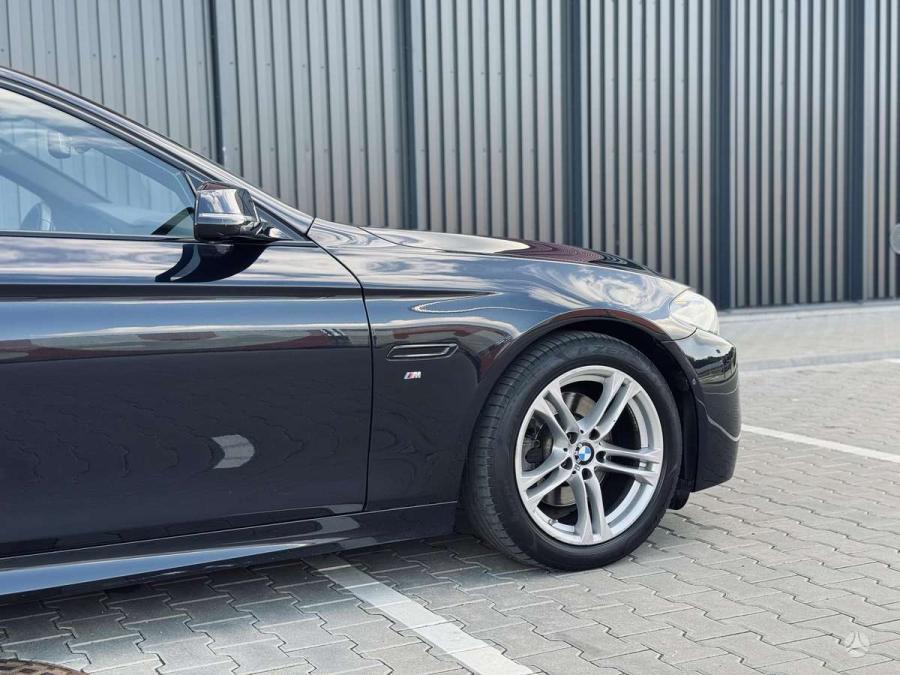 Blue BMW 520 2015 in Kaunas, with an engine capacity of 2.00 L and mileage of 240 thousand km for 14900 €, photo 43 on AUTOMOTO.COM.LV