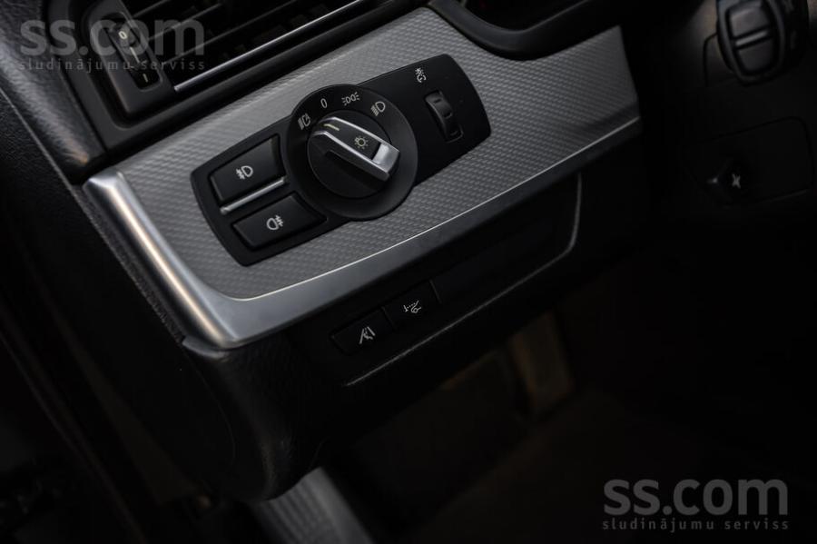 Zils BMW 520 2015 Jelgava, ar dzinēja tilpumu 2.00 L un nobraukumu 280 tūkst. km par 15200 €, foto 18 vietnē AUTOMOTO.COM.LV