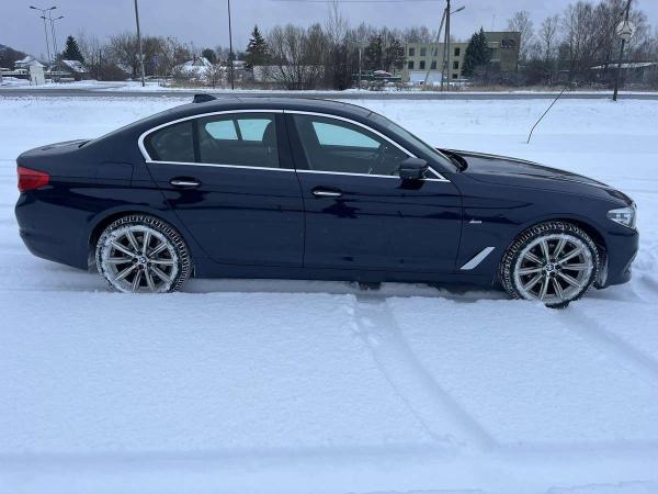 Blue BMW 520 2017 in Kaunas, with an engine capacity of 2.00 L and mileage of 374 thousand km for 17200 €, photo 4 on AUTOMOTO.COM.LV