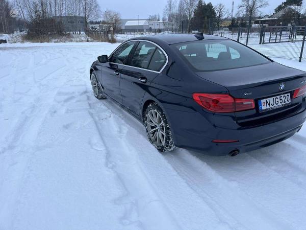 Blue BMW 520 2017 in Kaunas, with an engine capacity of 2.00 L and mileage of 374 thousand km for 17200 €, photo 5 on AUTOMOTO.COM.LV