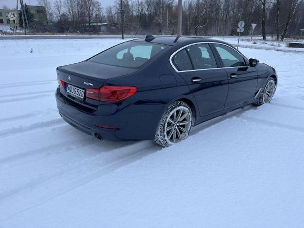 Blue BMW 520 2017 in Kaunas, with an engine capacity of 2.00 L and mileage of 374 thousand km for 17200 €, photo 7 on AUTOMOTO.COM.LV