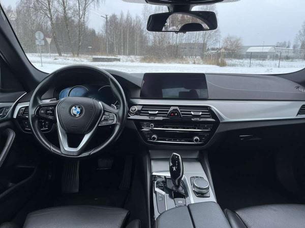 Blue BMW 520 2017 in Kaunas, with an engine capacity of 2.00 L and mileage of 374 thousand km for 17200 €, photo 8 on AUTOMOTO.COM.LV
