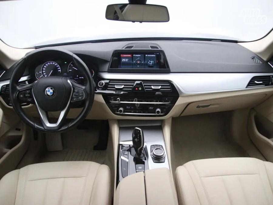 Blue BMW 520 2017 in Vilnius, with an engine capacity of 2.00 L and mileage of 230 thousand km for 18199 €, photo 2 on AUTOMOTO.COM.LV