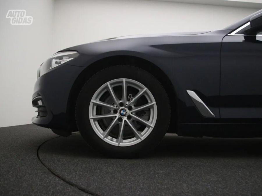Blue BMW 520 2017 in Vilnius, with an engine capacity of 2.00 L and mileage of 230 thousand km for 18199 €, photo 28 on AUTOMOTO.COM.LV