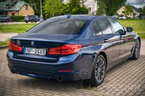Zils BMW 520 2017 Rīga, ar dzinēja tilpumu 2.00 L un nobraukumu 271 tūkst. km par 16990 €, foto 5 vietnē AUTOMOTO.COM.LV