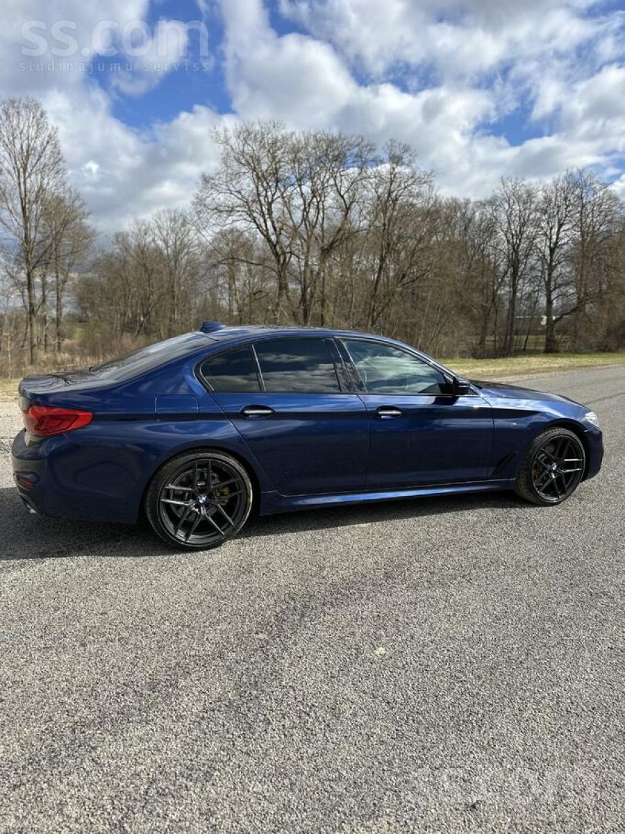 Blue BMW 520 2017 in Bauska, with an engine capacity of 2.00 L and mileage of 209 thousand km for 20500 €, photo 5 on AUTOMOTO.COM.LV