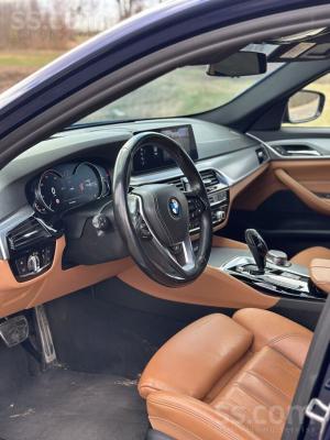 Blue BMW 520 2017 in Bauska, with an engine capacity of 2.00 L and mileage of 209 thousand km for 20500 €, photo 15 on AUTOMOTO.COM.LV