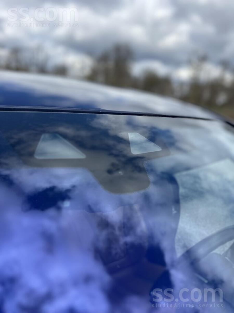 Blue BMW 520 2017 in Bauska, with an engine capacity of 2.00 L and mileage of 209 thousand km for 20500 €, photo 18 on AUTOMOTO.COM.LV