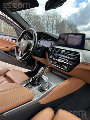 Blue BMW 520 2017 in Bauska, with an engine capacity of 2.00 L and mileage of 209 thousand km for 20500 €, photo 19 on AUTOMOTO.COM.LV