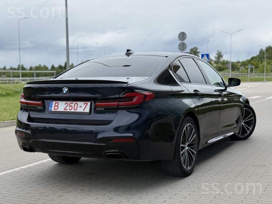 Blue BMW 520 2017 in Rezekne, with an engine capacity of 2.00 L and mileage of 181 thousand km for 22590 €, photo 7 on AUTOMOTO.COM.LV