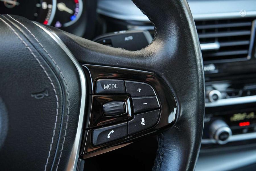Blue BMW 520 2017 in Marijampole, with an engine capacity of 2.00 L and mileage of 104 thousand km for 16950 €, photo 25 on AUTOMOTO.COM.LV