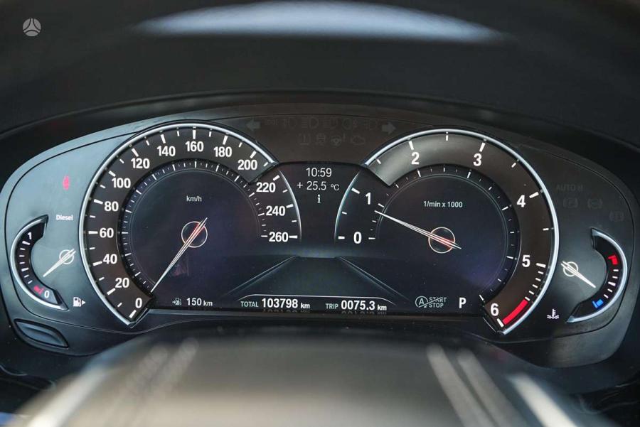 Blue BMW 520 2017 in Marijampole, with an engine capacity of 2.00 L and mileage of 104 thousand km for 16950 €, photo 26 on AUTOMOTO.COM.LV