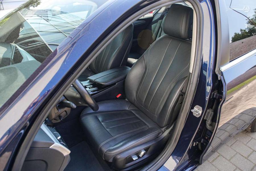 Blue BMW 520 2017 in Marijampole, with an engine capacity of 2.00 L and mileage of 104 thousand km for 16950 €, photo 30 on AUTOMOTO.COM.LV