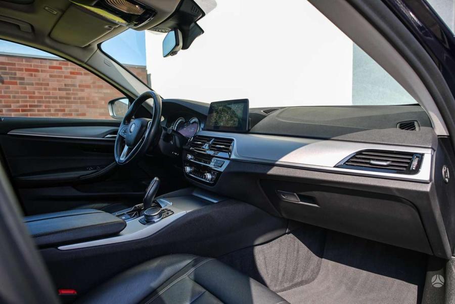 Blue BMW 520 2017 in Marijampole, with an engine capacity of 2.00 L and mileage of 104 thousand km for 16950 €, photo 39 on AUTOMOTO.COM.LV