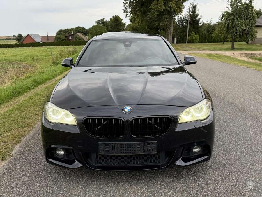 Blue BMW 520 2017 in Prienai, with an engine capacity of 2.00 L and mileage of 270 thousand km for 11900 €, photo 6 on AUTOMOTO.COM.LV