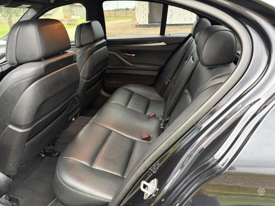 Blue BMW 520 2017 in Prienai, with an engine capacity of 2.00 L and mileage of 270 thousand km for 11900 €, photo 15 on AUTOMOTO.COM.LV