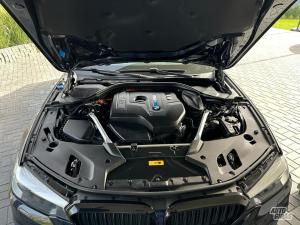 Blue BMW 520 2018 in Kupiskis, with an engine capacity of 2.00 L and mileage of 83 thousand km for 22500 €, photo 14 on AUTOMOTO.COM.LV