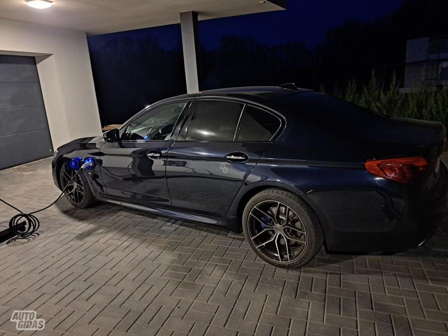 Blue BMW 520 2018 in Kupiskis, with an engine capacity of 2.00 L and mileage of 83 thousand km for 22500 €, photo 18 on AUTOMOTO.COM.LV