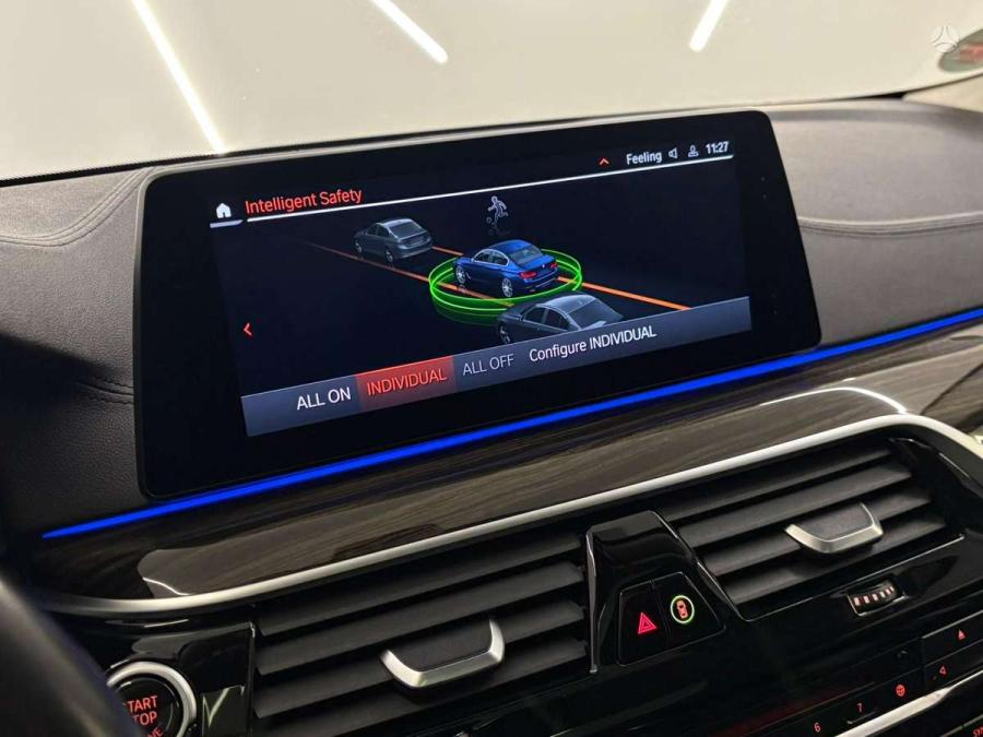 Blue BMW 520 2019 in Marijampole, with an engine capacity of 2.00 L and mileage of 321 thousand km for 17650 €, photo 5 on AUTOMOTO.COM.LV
