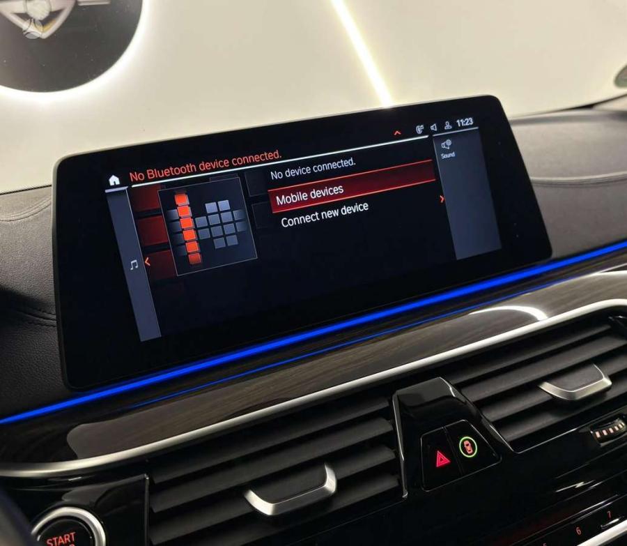 Blue BMW 520 2019 in Marijampole, with an engine capacity of 2.00 L and mileage of 321 thousand km for 17650 €, photo 9 on AUTOMOTO.COM.LV