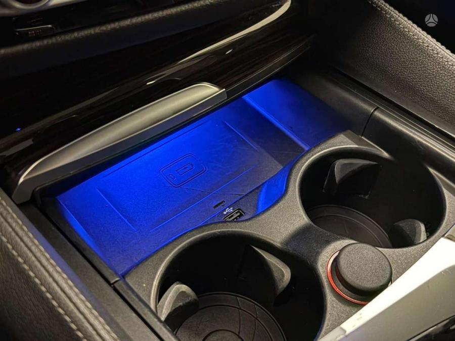 Blue BMW 520 2019 in Marijampole, with an engine capacity of 2.00 L and mileage of 321 thousand km for 17650 €, photo 15 on AUTOMOTO.COM.LV