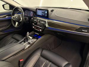 Blue BMW 520 2019 in Marijampole, with an engine capacity of 2.00 L and mileage of 321 thousand km for 17650 €, photo 23 on AUTOMOTO.COM.LV