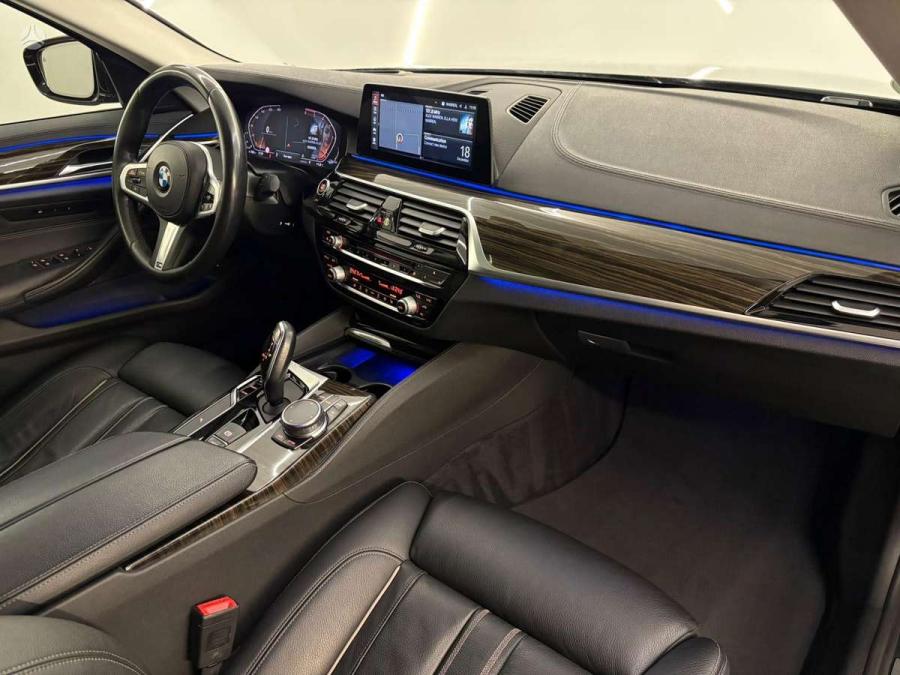 Blue BMW 520 2019 in Marijampole, with an engine capacity of 2.00 L and mileage of 321 thousand km for 17650 €, photo 23 on AUTOMOTO.COM.LV