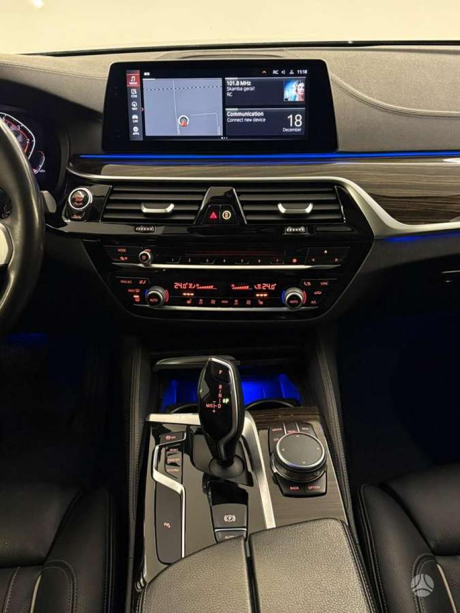 Blue BMW 520 2019 in Marijampole, with an engine capacity of 2.00 L and mileage of 321 thousand km for 17650 €, photo 27 on AUTOMOTO.COM.LV