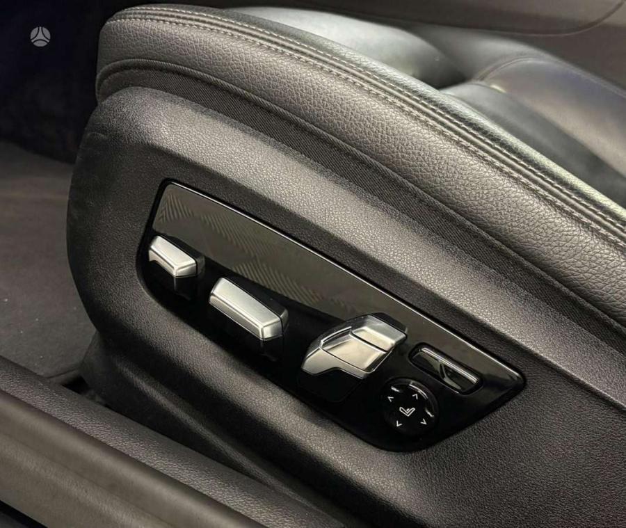 Blue BMW 520 2019 in Marijampole, with an engine capacity of 2.00 L and mileage of 321 thousand km for 17650 €, photo 33 on AUTOMOTO.COM.LV