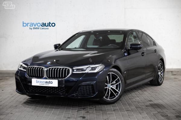 Blue BMW 520 2023 in Vilnius, with an engine capacity of 2.00 L and mileage of 42 thousand km for 39991 €, photo 1 on AUTOMOTO.COM.LV