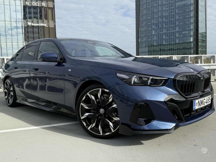 Zils BMW 520 2024 Viļņa, ar dzinēja tilpumu 2.00 L un nobraukumu 39 tūkst. km par 50900 €, foto 1 vietnē AUTOMOTO.COM.LV