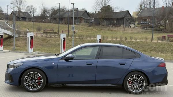 Zils BMW 520 2024 Rīga, ar dzinēja tilpumu 2.00 L un nobraukumu 37 tūkst. km par 53900 €, foto 3 vietnē AUTOMOTO.COM.LV