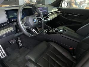Blue BMW 520 2024 in Klaipeda, with an engine capacity of 2.00 L and mileage of 65 thousand km for 54991 €, photo 13 on AUTOMOTO.COM.LV