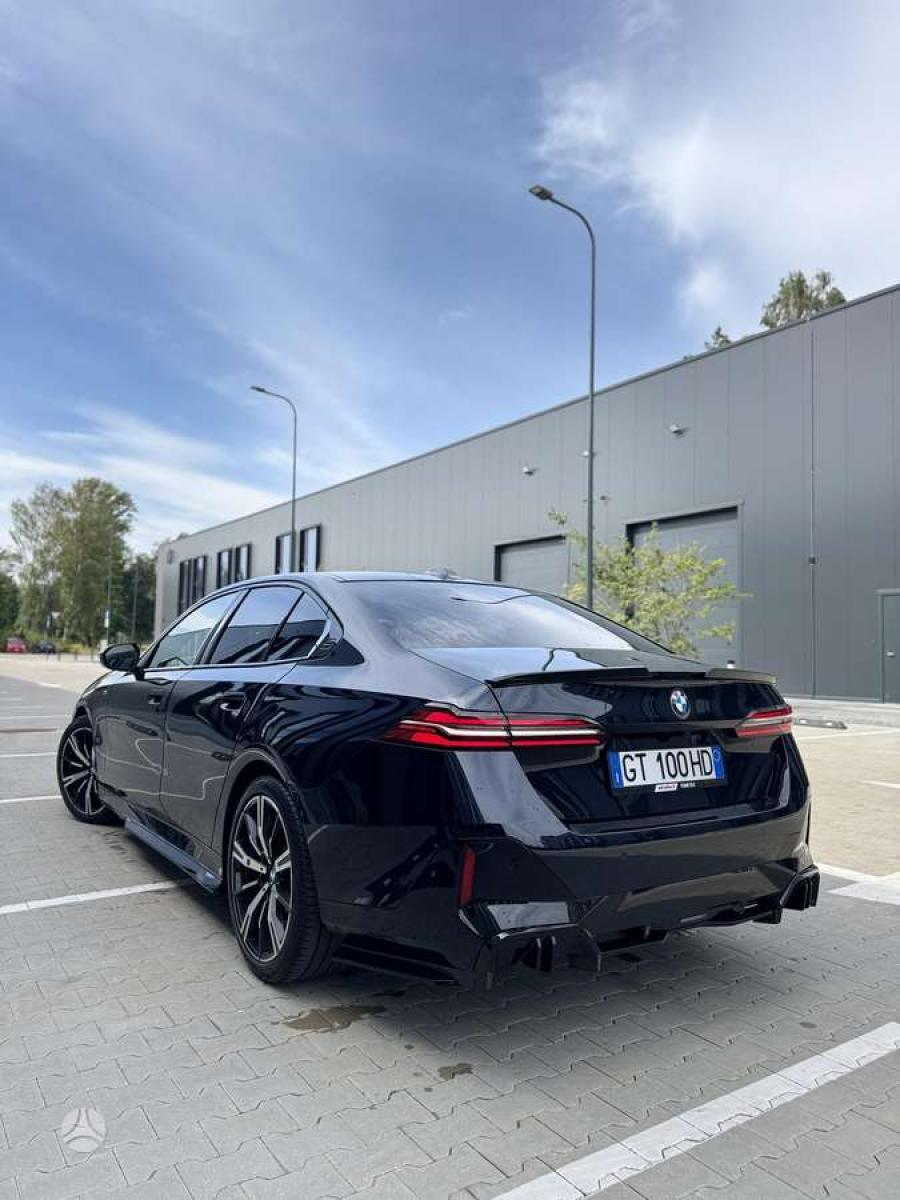 Zils BMW 520 2024 Viļņa, ar dzinēja tilpumu 2.00 L un nobraukumu 195 tūkst. km par 48000 €, foto 1 vietnē AUTOMOTO.COM.LV