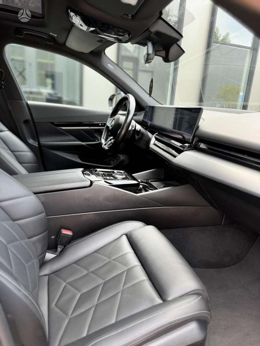 Zils BMW 520 2024 Viļņa, ar dzinēja tilpumu 2.00 L un nobraukumu 195 tūkst. km par 48000 €, foto 13 vietnē AUTOMOTO.COM.LV