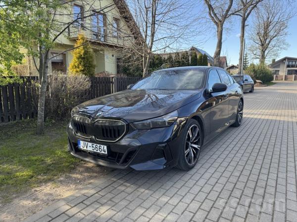 Zils BMW 520 2024 Liepāja, ar dzinēja tilpumu 2.00 L un nobraukumu 80 tūkst. km par 50000 €, foto  vietnē AUTOMOTO.COM.LV