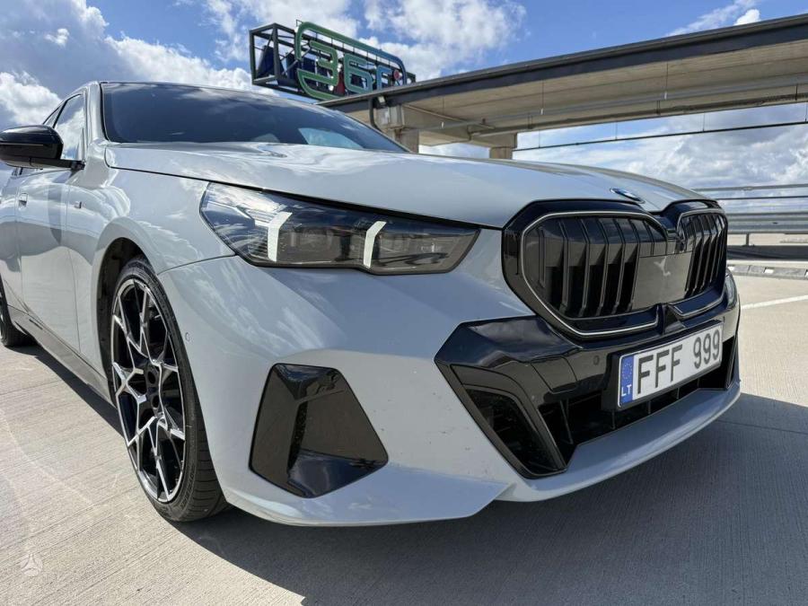 Blue BMW 520 2024 in Vilnius, with an engine capacity of 2.00 L and mileage of 59 thousand km for 55500 €, photo 12 on AUTOMOTO.COM.LV