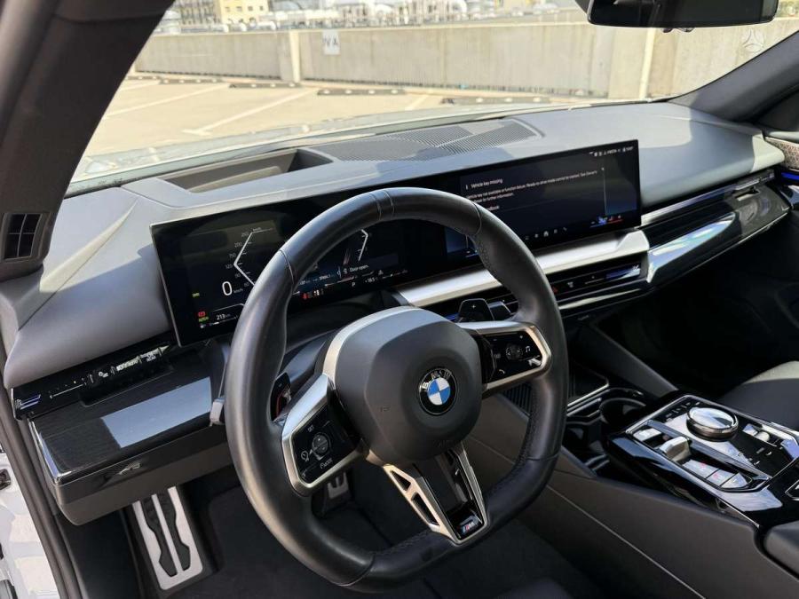Blue BMW 520 2024 in Vilnius, with an engine capacity of 2.00 L and mileage of 59 thousand km for 55500 €, photo 17 on AUTOMOTO.COM.LV
