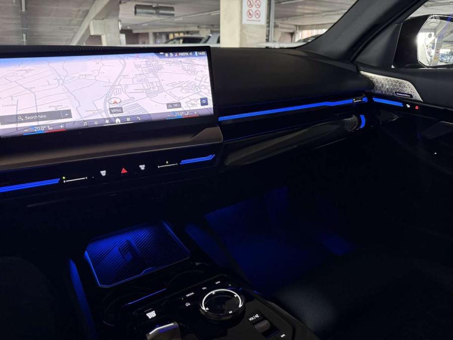 Blue BMW 520 2024 in Vilnius, with an engine capacity of 2.00 L and mileage of 59 thousand km for 55500 €, photo 38 on AUTOMOTO.COM.LV