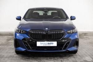 Blue BMW 520 2025 in Vilnius, with an engine capacity of 2.00 L and mileage of 9 thousand km for 65491 €, photo 3 on AUTOMOTO.COM.LV