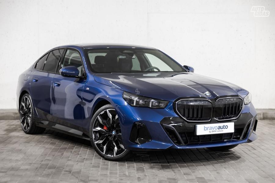 Blue BMW 520 2025 in Vilnius, with an engine capacity of 2.00 L and mileage of 9 thousand km for 65491 €, photo 4 on AUTOMOTO.COM.LV