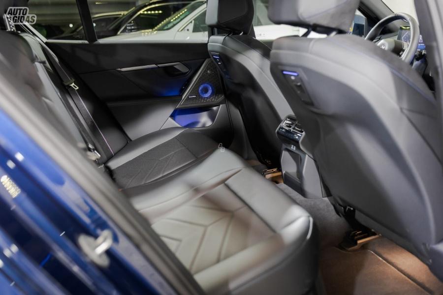 Blue BMW 520 2025 in Vilnius, with an engine capacity of 2.00 L and mileage of 9 thousand km for 65491 €, photo 18 on AUTOMOTO.COM.LV